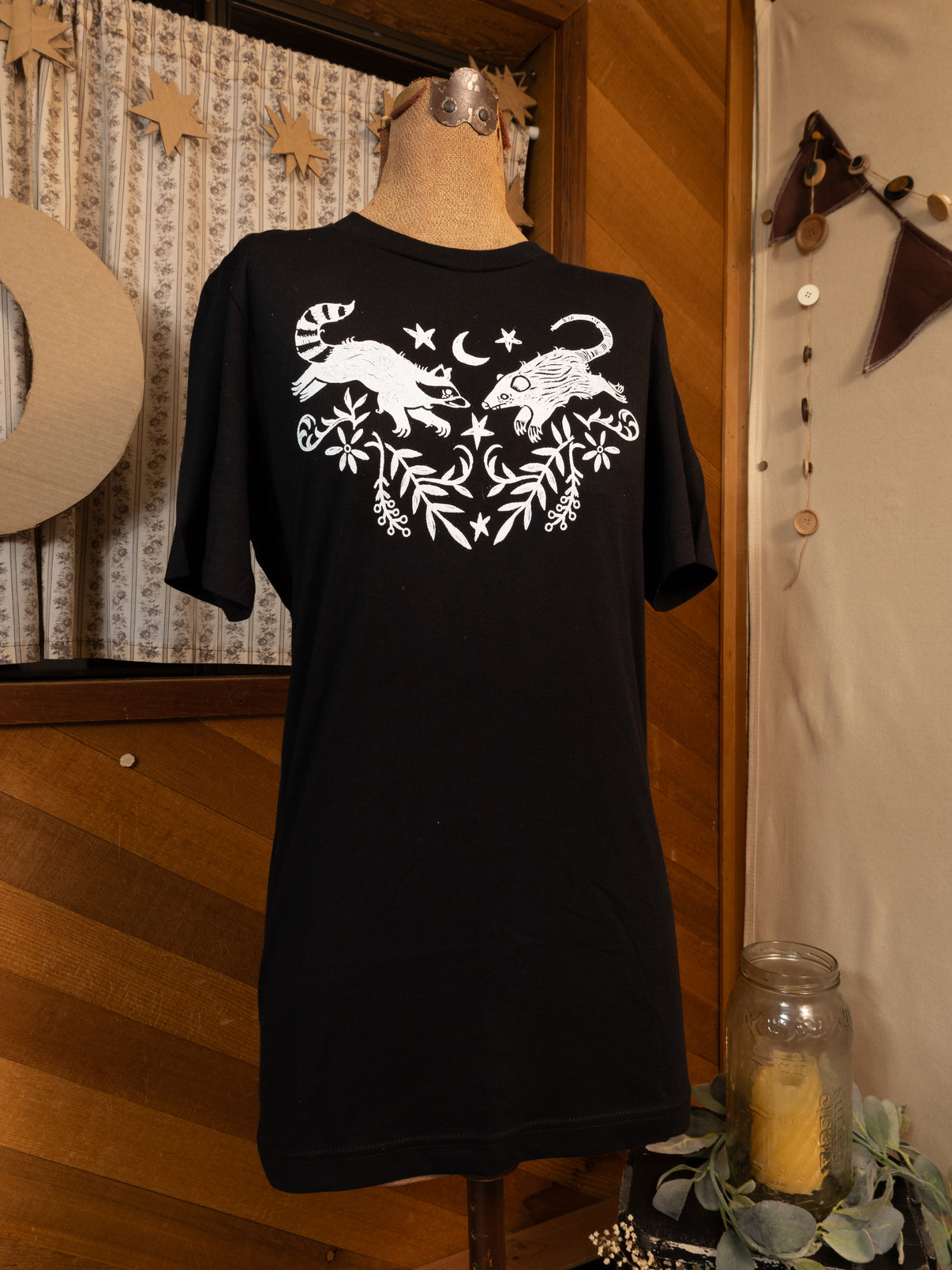 Raccoon & Opossum T-Shirt in Pitch Black – Jackalope Jane Varieties